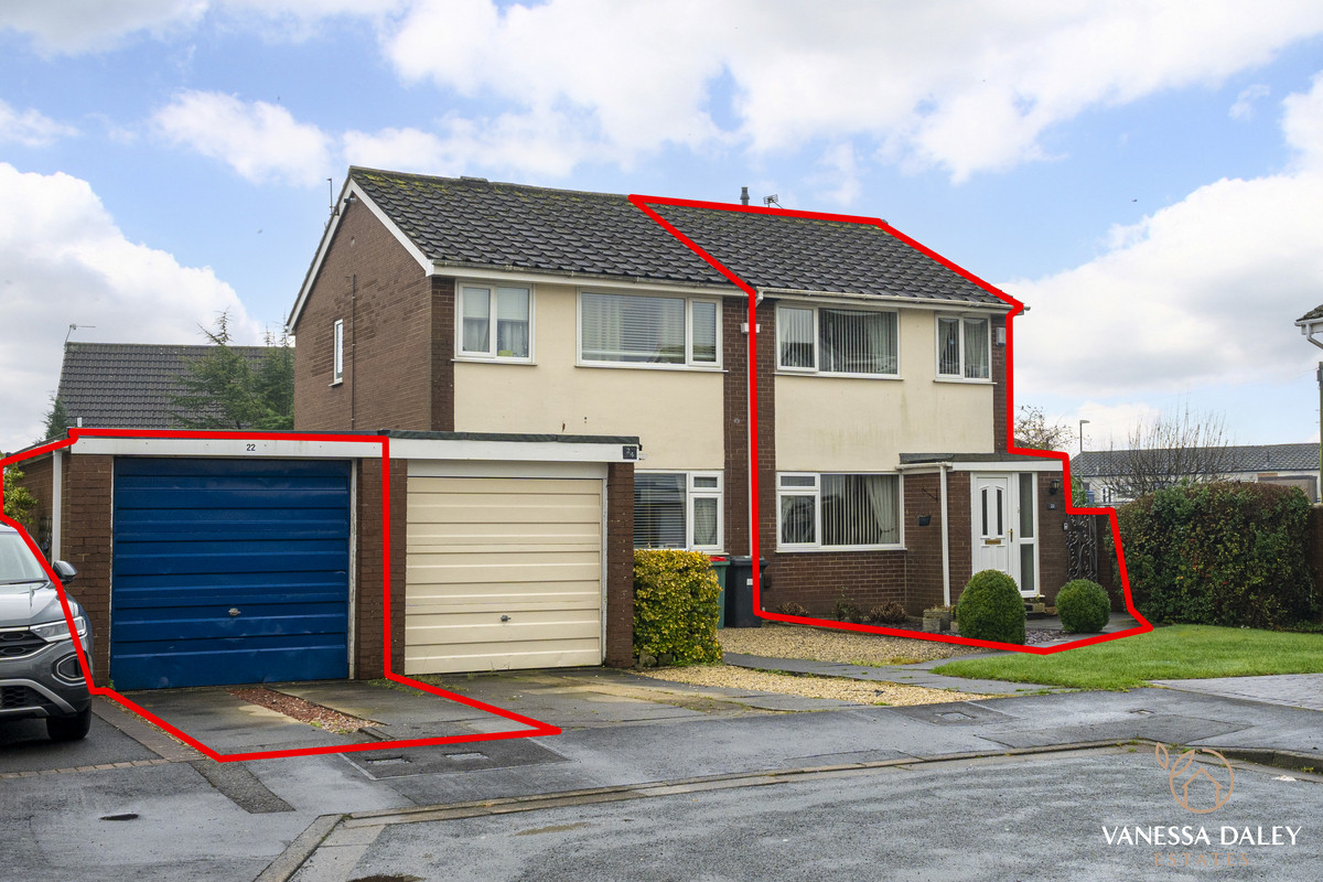 A great family home with fantastic sized corner garden plot, and ...