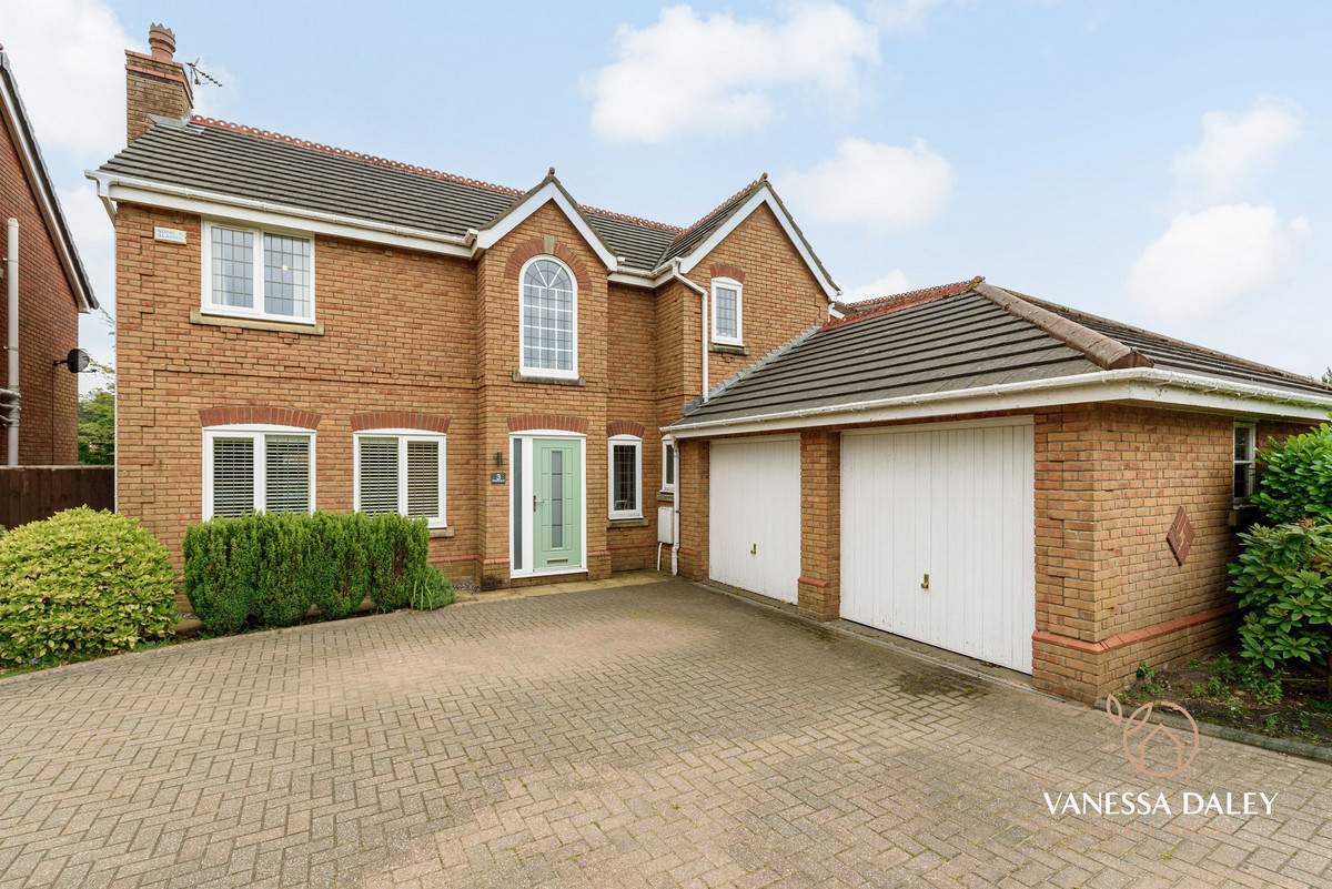 In the popular Kingsley Road area of Cottam, this extended home is ...